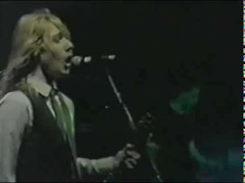 1996-04-09 - Silverchair - Live In Sydney - Pure Massacre.mpg - YouTube