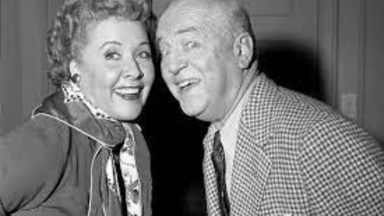 The Unexpected Guest at William Frawley's Funeral - YouTube