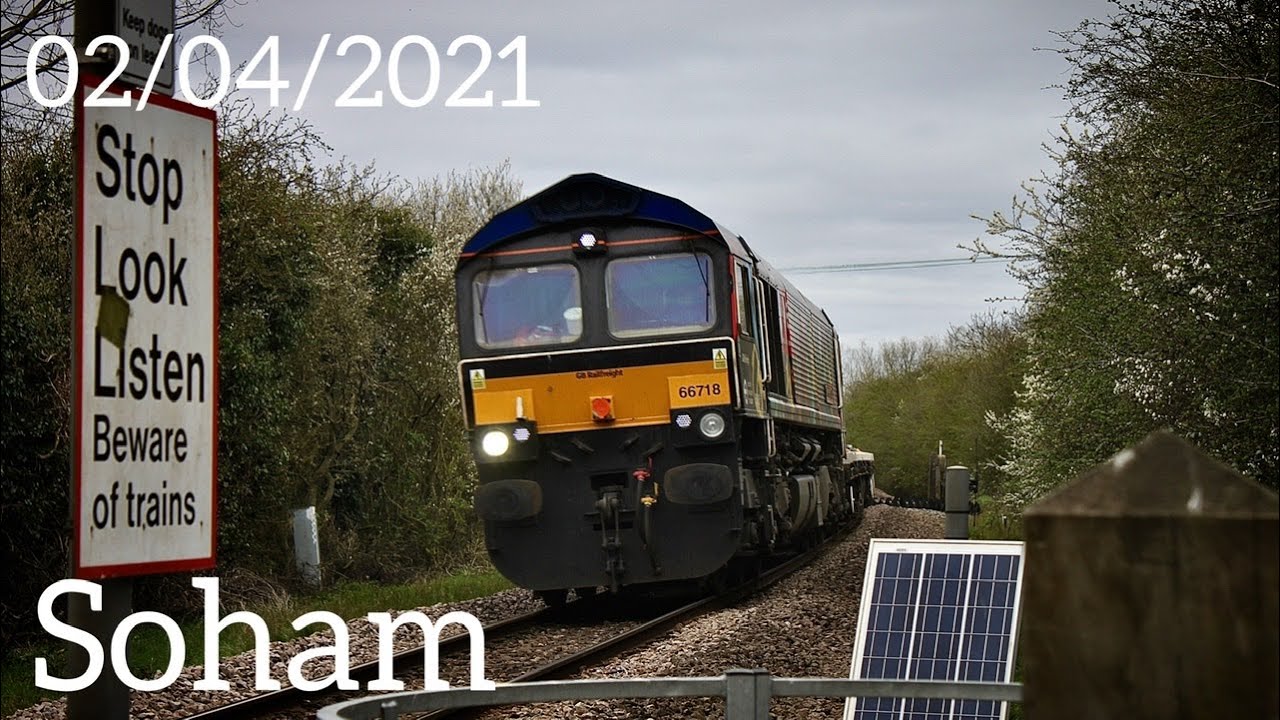 66718 + 66729 Passing Soham LC On An Engineering Train. 02/04/2021. - YouTube