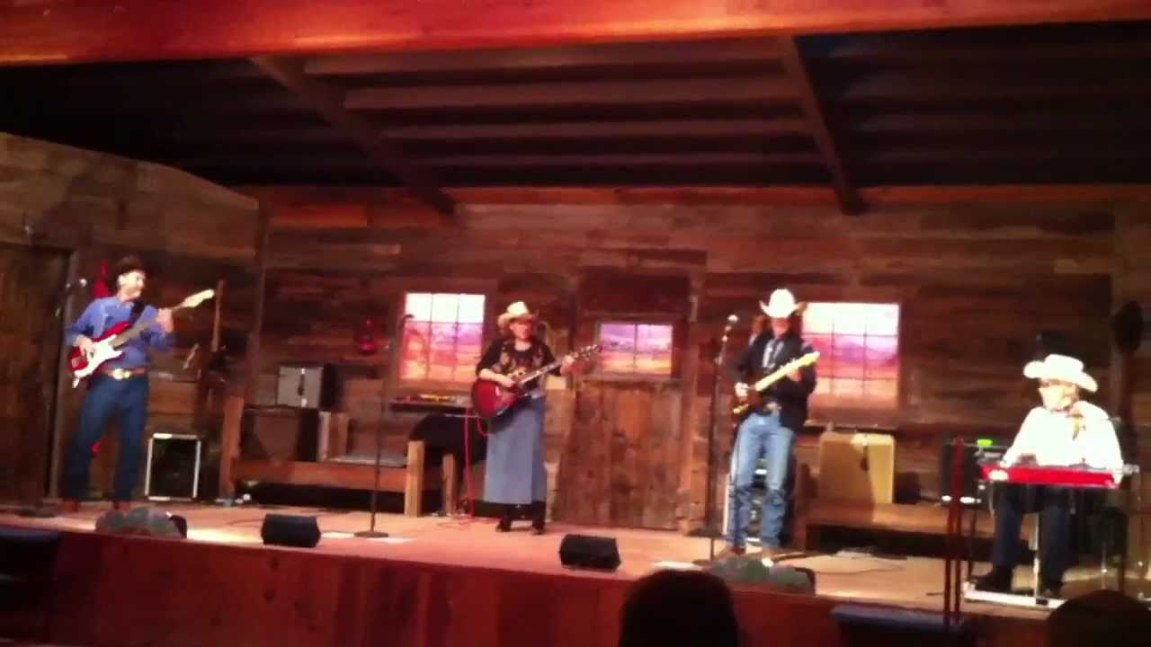 Bar-M chuckwagon, Moab - YouTube