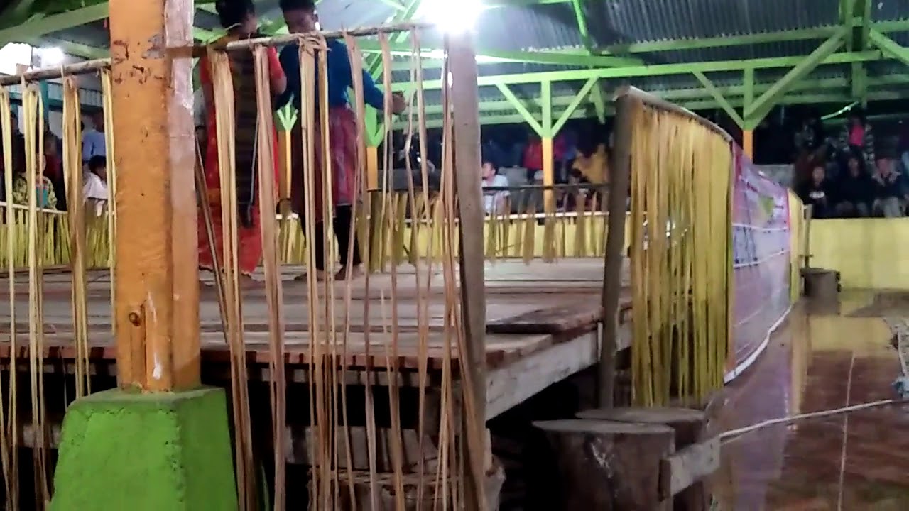 Adu perkolong kolong kerja tahun desa penampen 2019 EKEL BANGUN & EMA ...