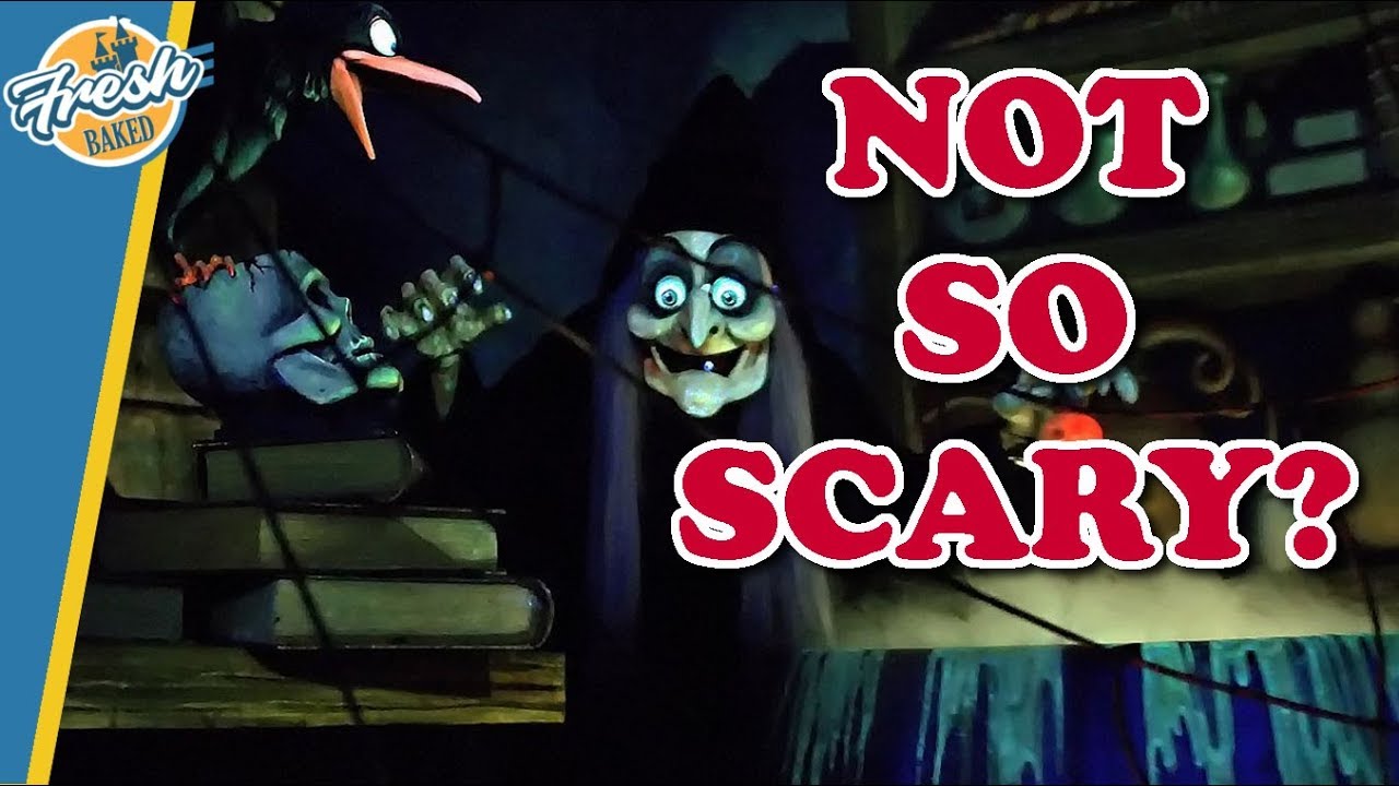 Snow Whites NOT SO SCARY Adventures? | Disneyland 2019-11-29 - YouTube