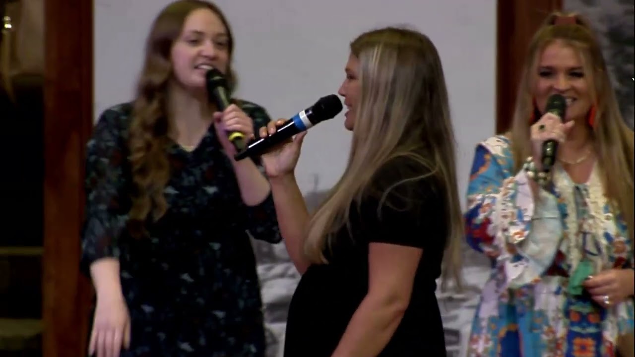 Ashley Bates When the Praises go up - YouTube