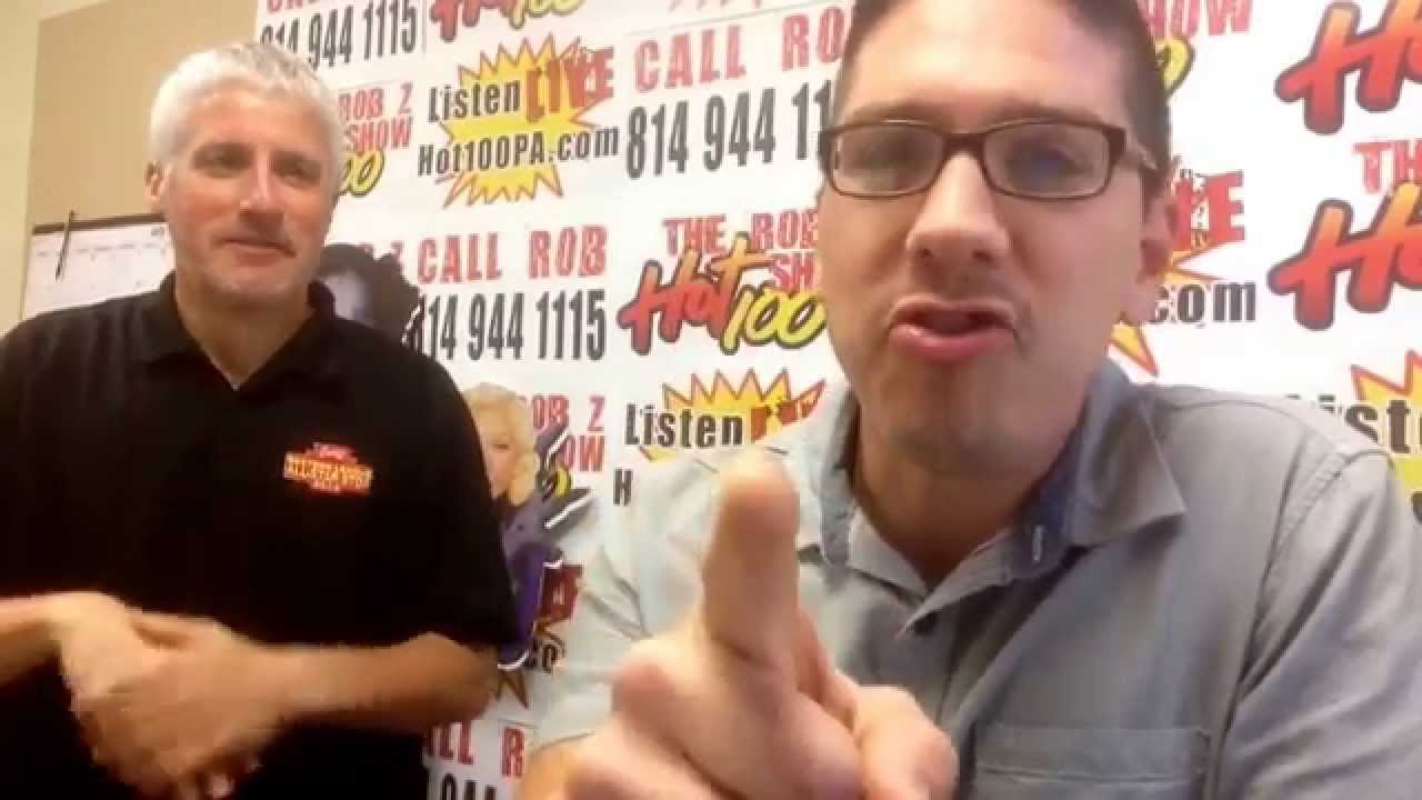 Who ate the most popcorn in 20 seconds? Me or Rob Egan?? - YouTube