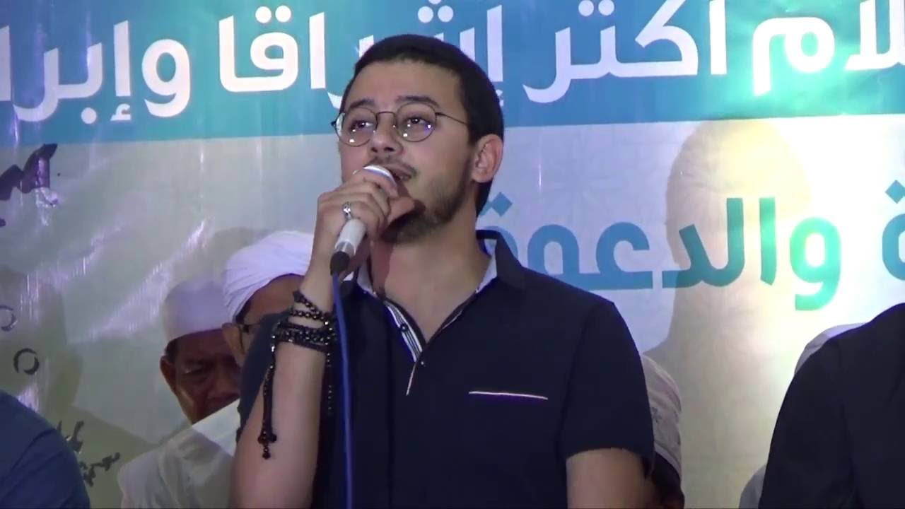 Mustofa Atef Versi Indonesia, Seluruh Semesta Bersinar Karena "Qomarun ...