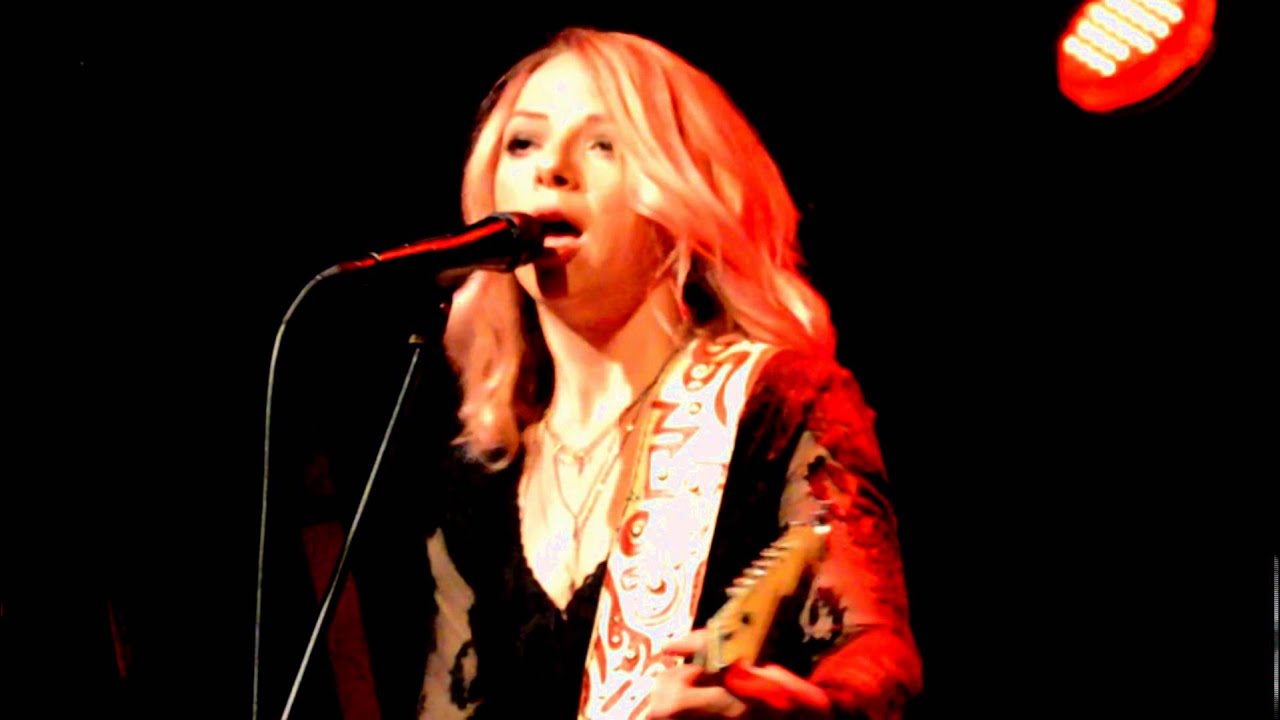 Samantha Fish "Hold Me Tight / Black Wind Howling" !!! Live HD 8/14/15 ...