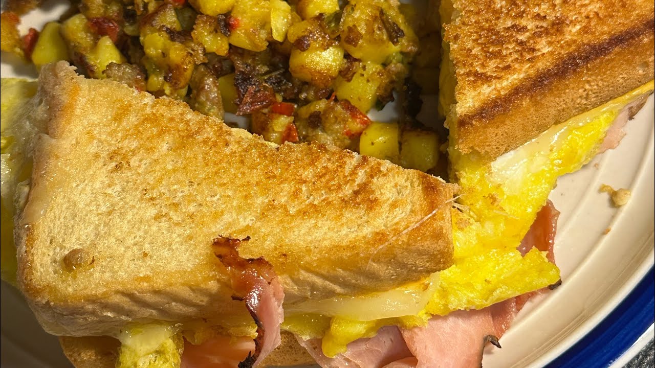 My delicious sandwich moon over Miami - YouTube