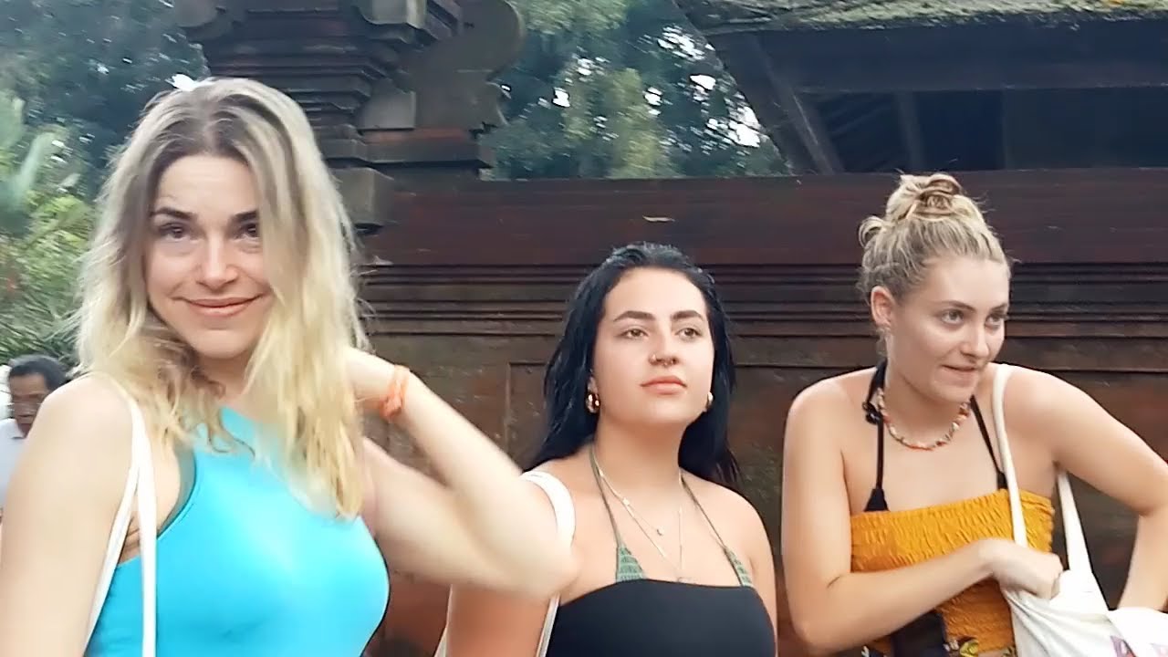 LUAR BIASA BULE BULE !! JATUH CINTA SEKALI BUDAYA BALI INDONESIA - YouTube