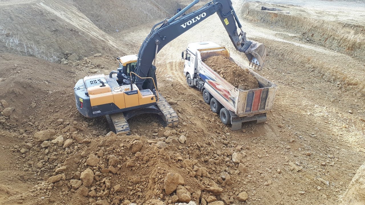 Volvo 220 Kamyon Yükleme - Volvo 220 Truck Loading - YouTube