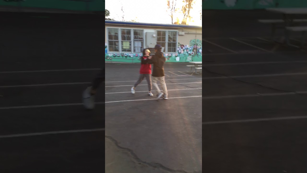 TWO KIDS FIGHT AT SCHOOL!!!(MUST WATCH) - YouTube