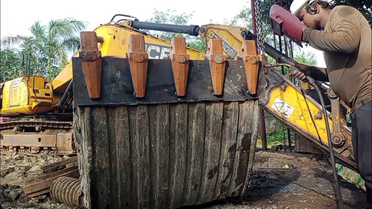 Excavator Bucket Teeth Replacement All Broken Repair Fixing Excavator ...
