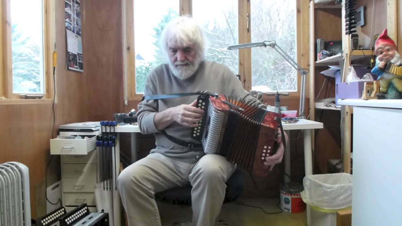 Rigs of Marlow - Lester - Melodeon - YouTube
