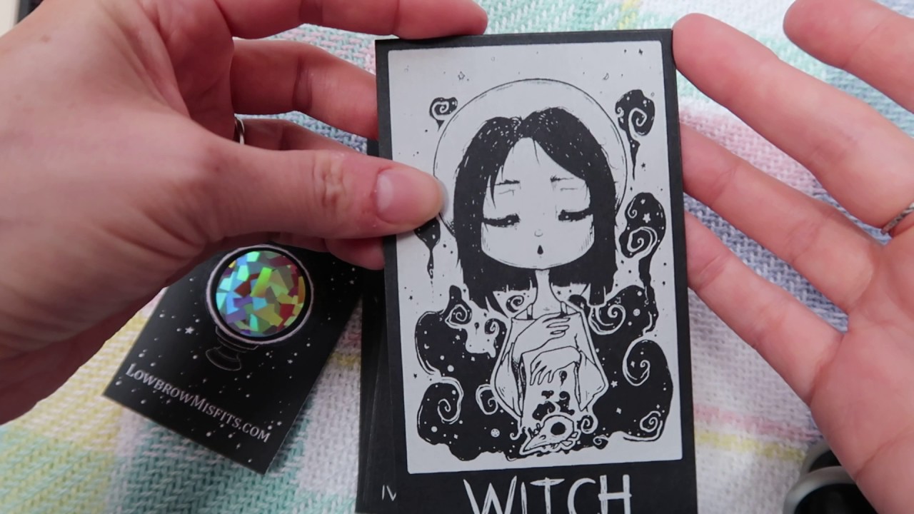 Mystic Misfit Oracle Deck by White Stag Art Lowbrow Review Unboxing ...