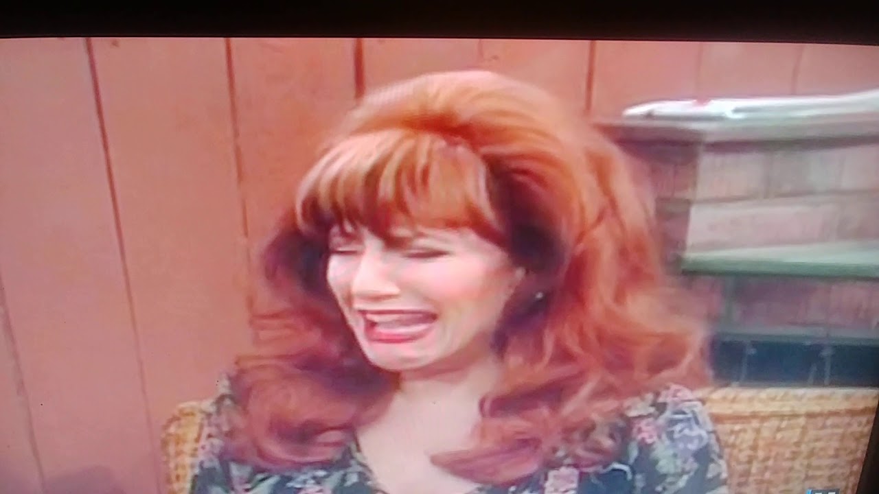 Peggy Bundy crying! 😿😭 1 like= 1 comfort for Peggy Bundy! 😻😍 - YouTube