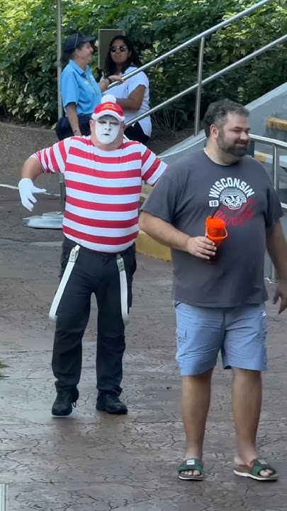 Never Know Whats Coming π οΈ Tom Mime Seaworld Seaworldmime