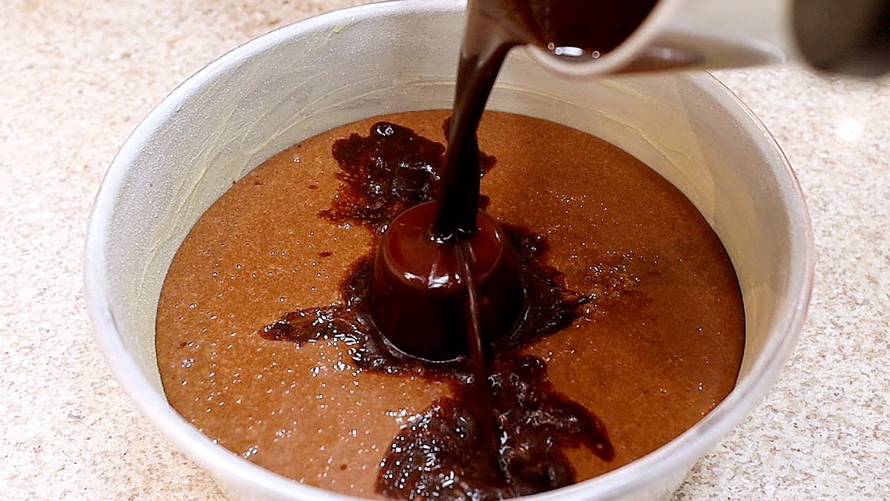 BOLO DE CHOCOLATE ASSADO NA CALDA QUENTE! NUNCA IMAGINEI FAZER ASSIM ...