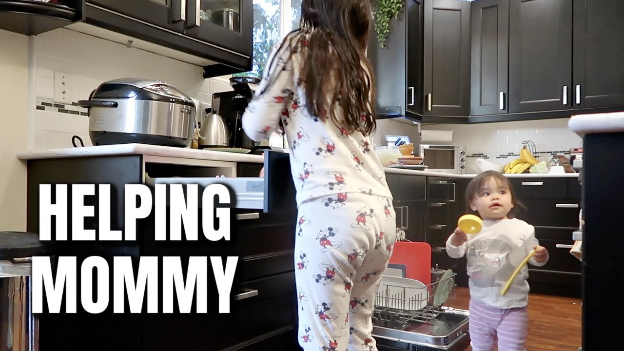 Even little one is helping Mommy 💞😭 - @itsJudysLife - YouTube