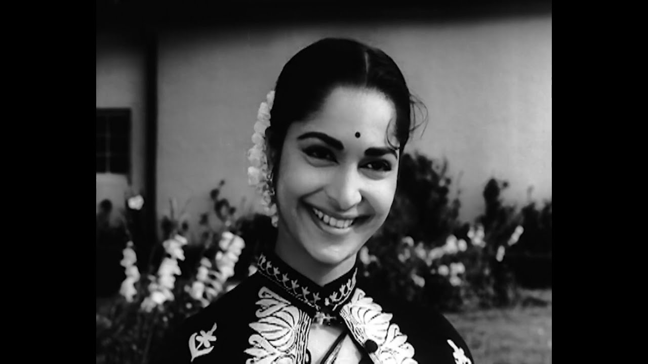 Kala Bazar (1960) - Khoya Khoya Chand Khula Aasman - YouTube
