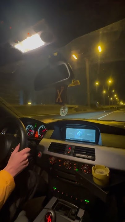 M5 E60 V10 (310km) - YouTube