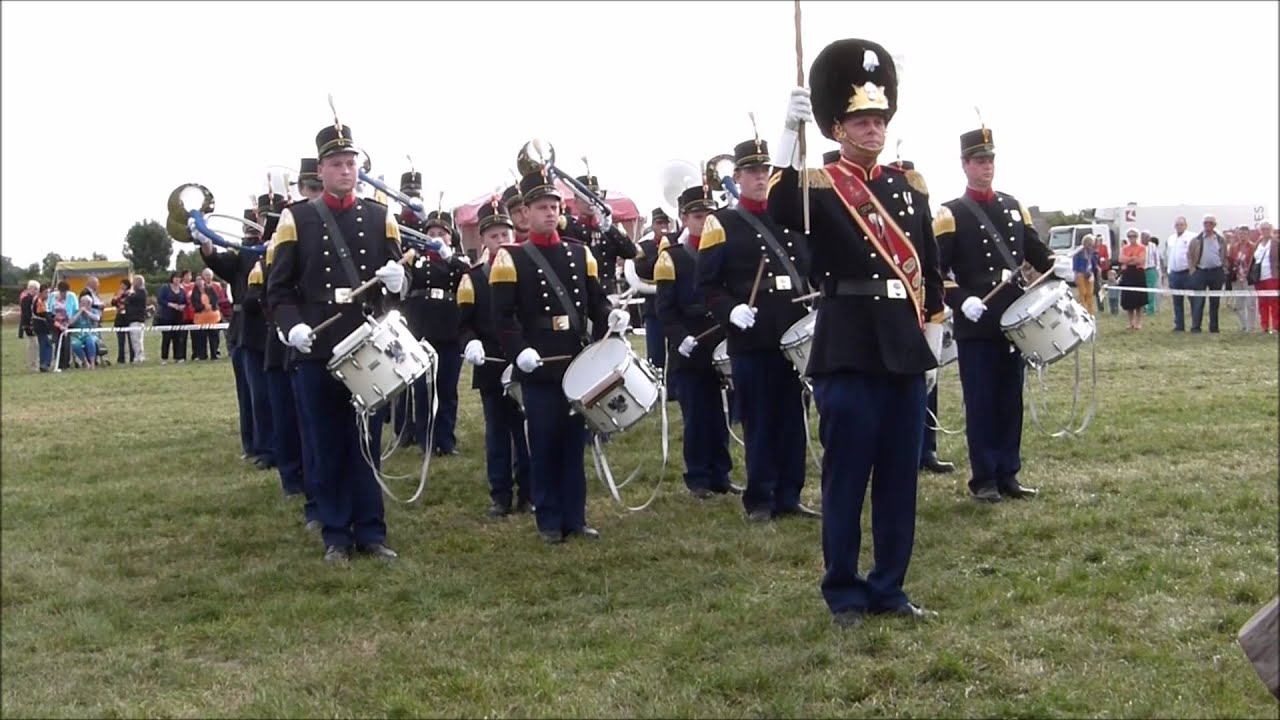 schutterij St. Salvius Limbricht (BF Doenrade '13) - YouTube
