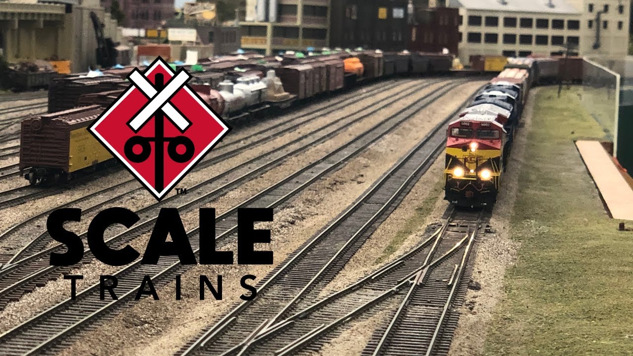 HO Scale Trains: ET44's Pulling 50 Cars - YouTube