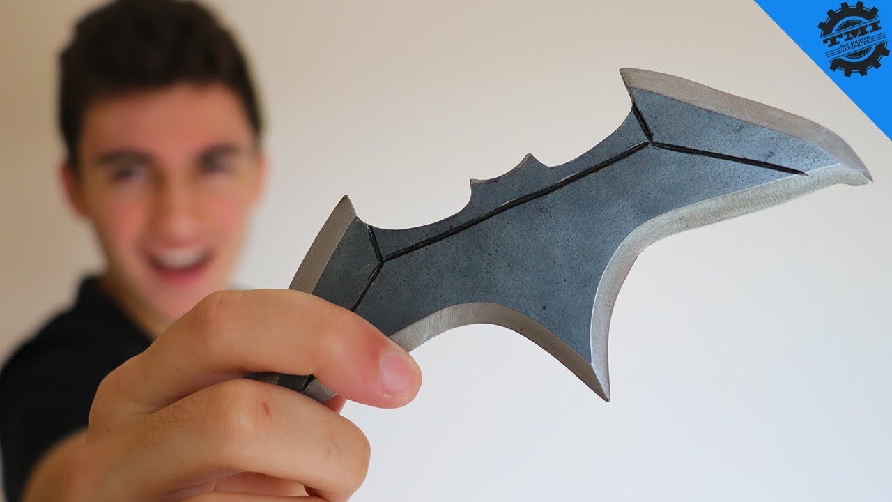 CONSTRUÍ A ARMA DO BATMAN DE VERDADE (Batarang) - YouTube