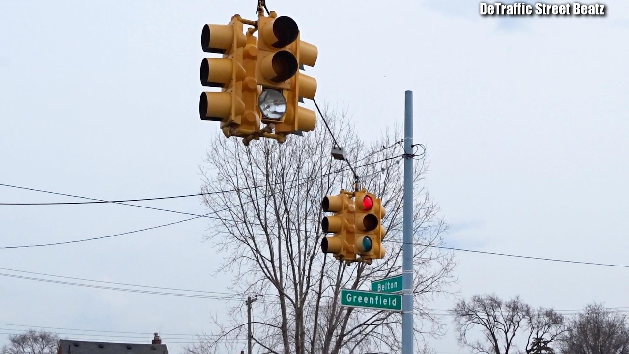 Traffic Lights In Flash Mode | Greenfield & Belton - YouTube