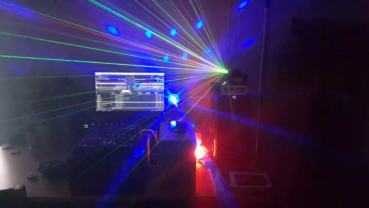 Cool Budget Trance Light Show on My Desktop! - YouTube