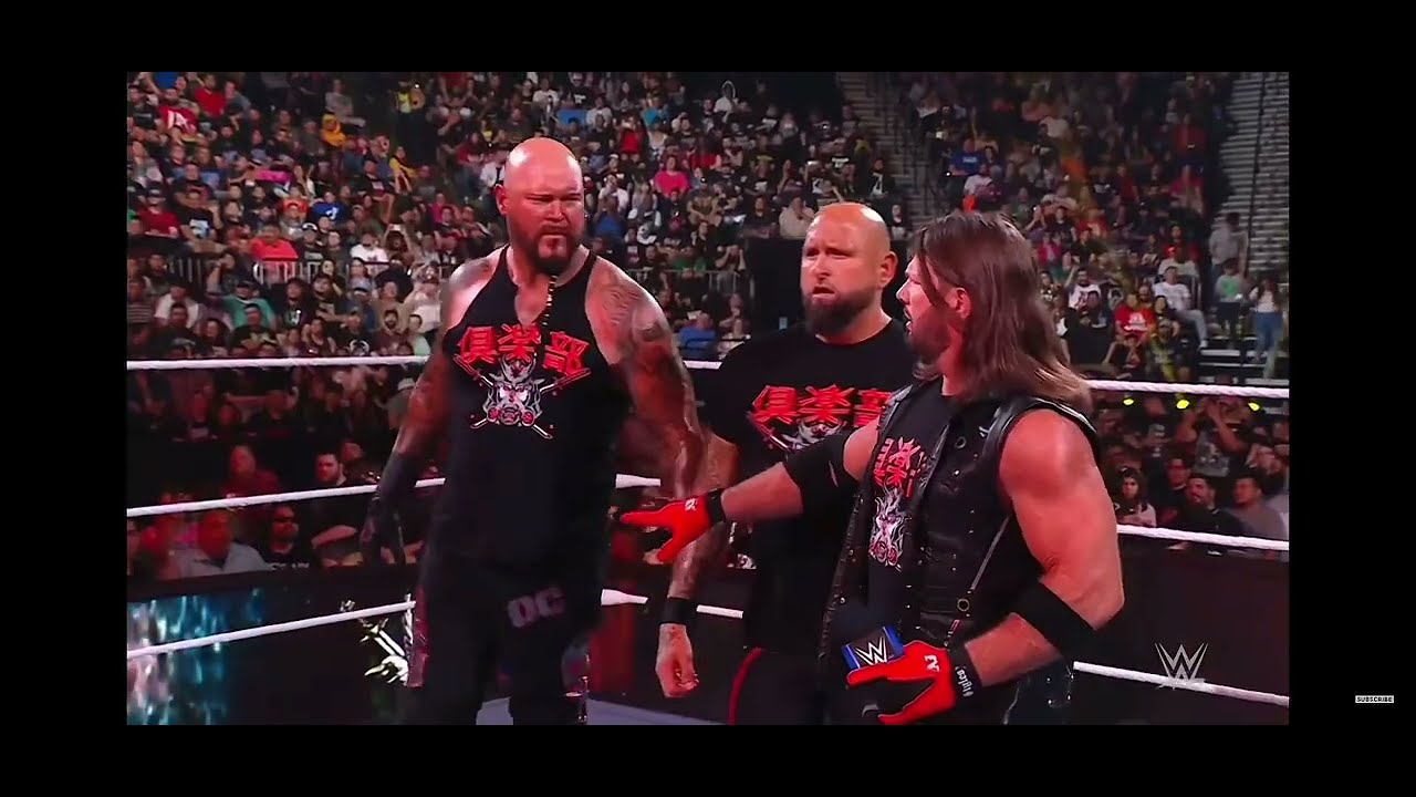 WWE Valhalla’s feet - YouTube