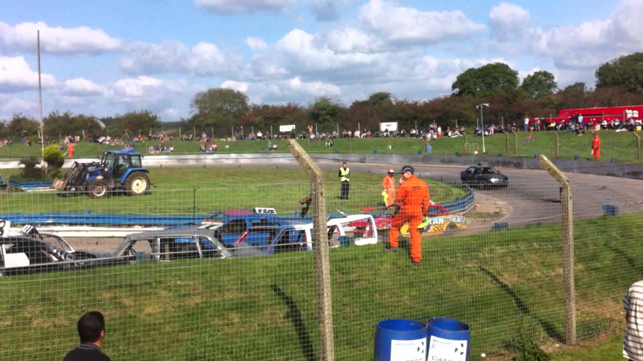Mendips Raceway: Banger racing - YouTube