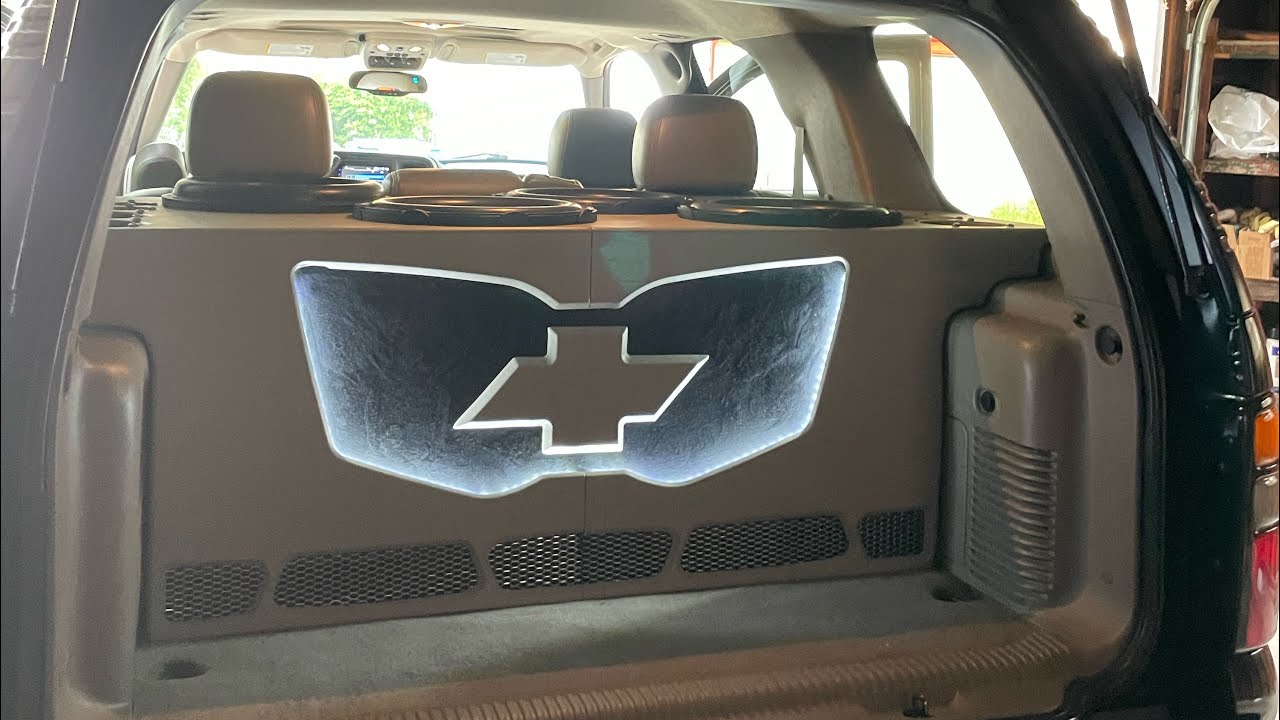 Crazy sound system Super Clean Tahoe Z71 on 26’s - YouTube