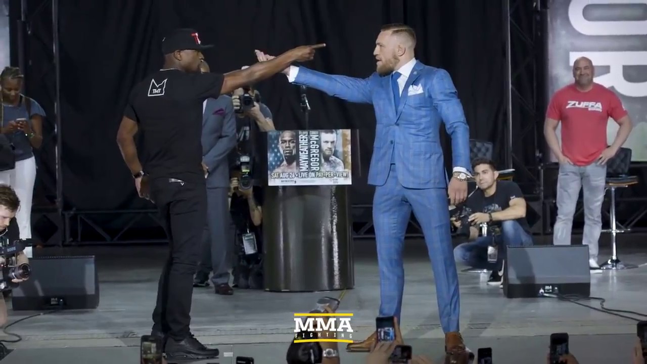 Floyd Mayweather dancing in front of mcGregor! - YouTube