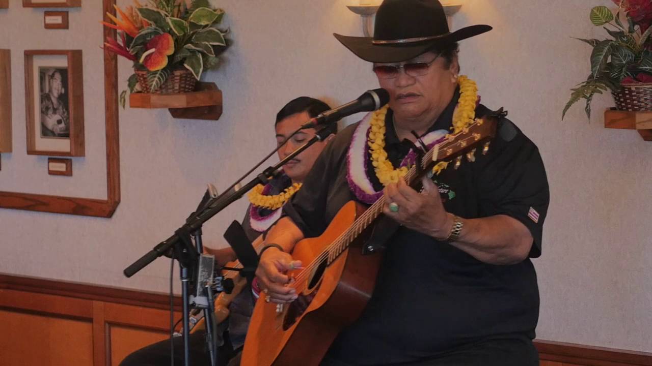 Led Kaapana at Honey's - "Ka Makani Ka`ili Aloha" & "Pua Tuberose ...