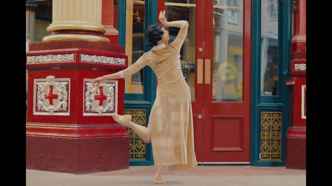 Enchanting Chinese Qipao Dance 'Before the Dawn' - YouTube