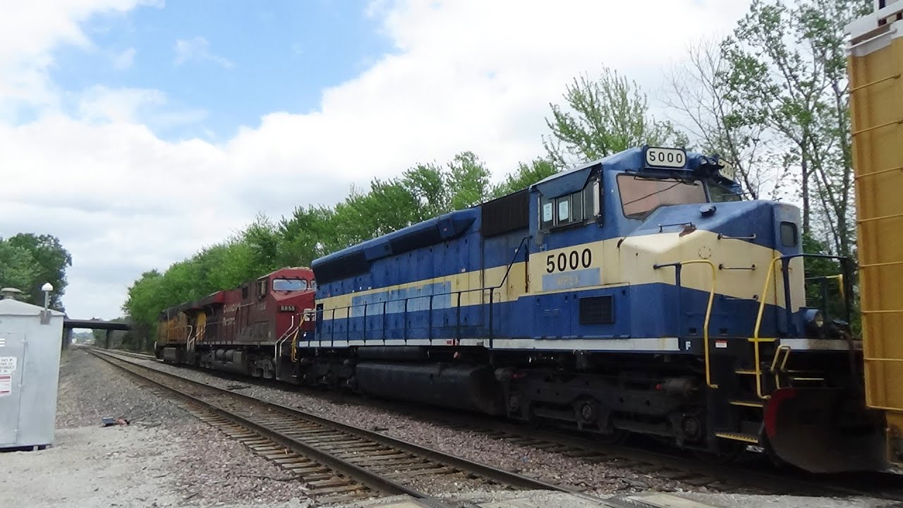 UP 5452 w/ Ex-DM&E MK50-3, Davenport, IA 5/25/21 - YouTube