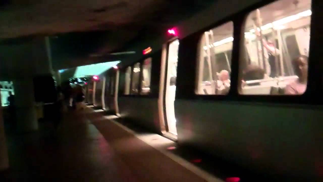 WMATA- Red line to Shady Grove leaves Metro Center - YouTube