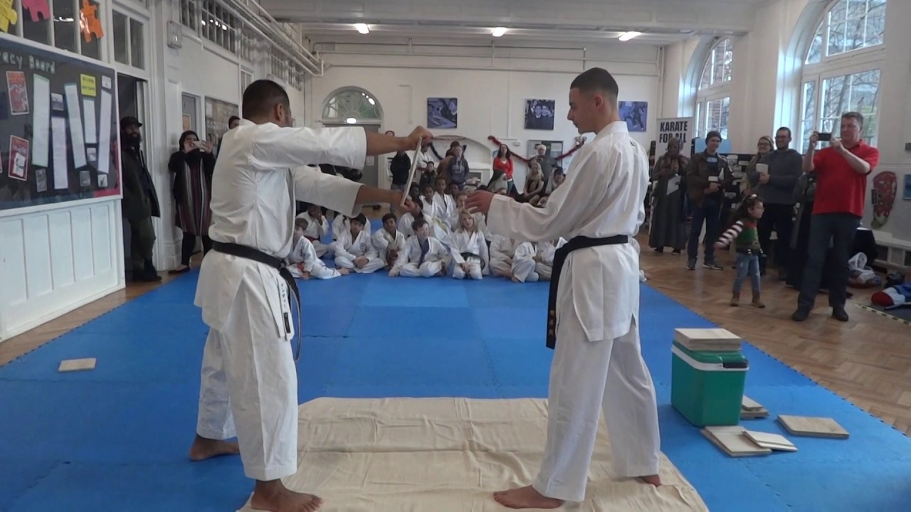 Board Break - teens demo - Kaizen Ryu Karate 2019 - YouTube