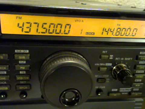Crossband on a Icom IC-821H - YouTube