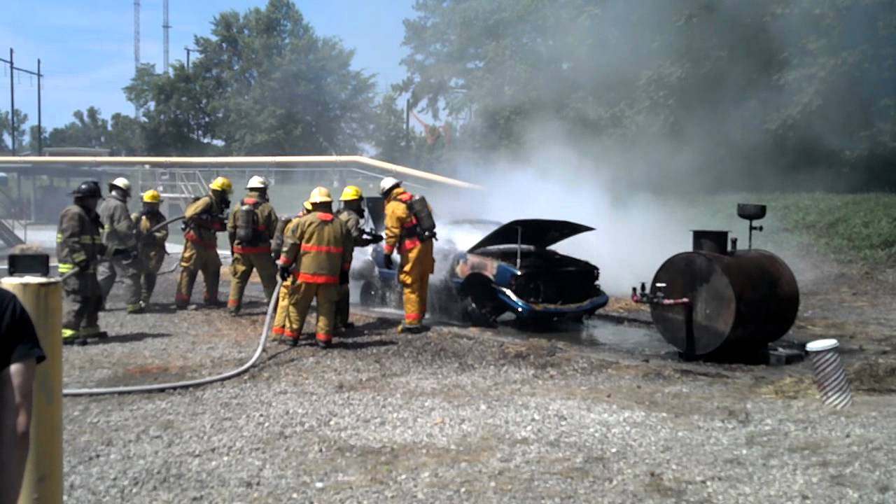 NAPS 'D' Shift Fire Training Car Fire 5/31/12 - YouTube
