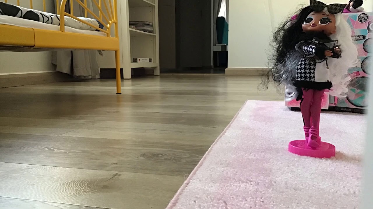 OMG dancing - YouTube