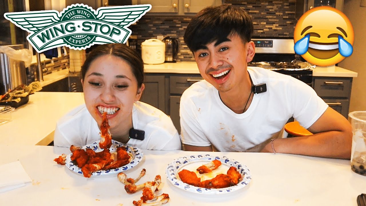 eating wingstop w/ NO HANDS challenge *HILARIOUS* - YouTube