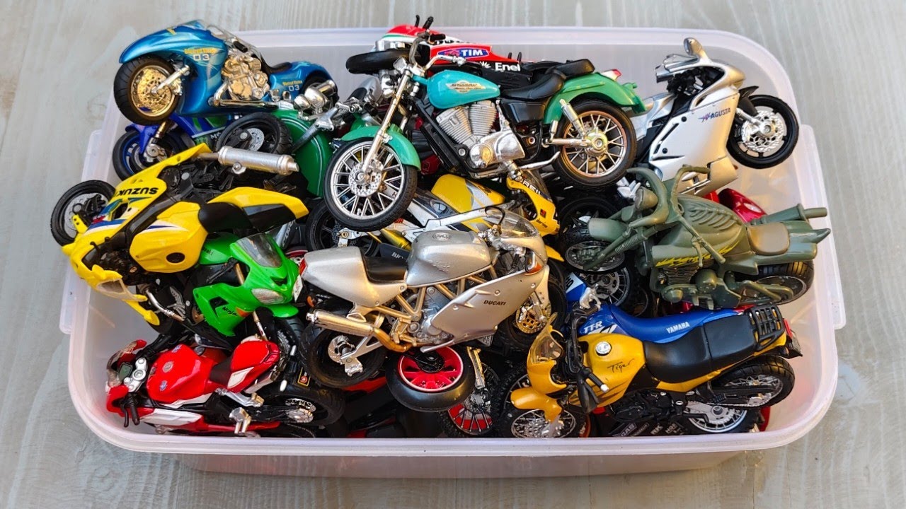 Review of Scale Model Bikes 1/18 | MV Agusta F3 | Kawasaki Ninja ...