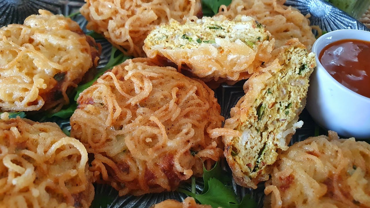 Chicken Kebabs with a crispy noddle topping. - YouTube