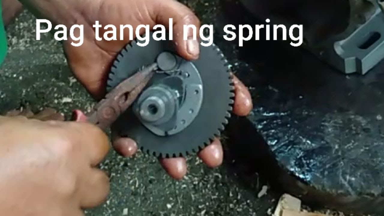 How to remove parts of the camshaft of a 15 hp sumo rato engine | Joe ...