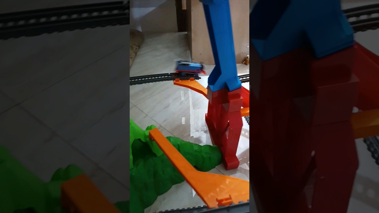 thomas falling - YouTube