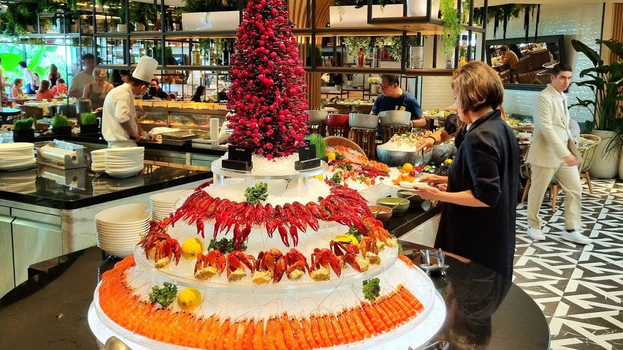 Most Luxurious Buffet! Lobsters, Crabs, Oysters & Prime Beef - Embu ...