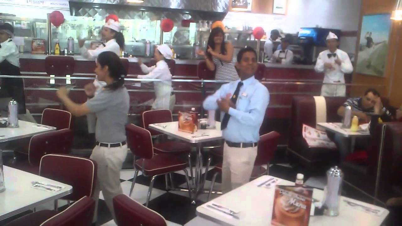 johnny rockets india saket dance - YouTube
