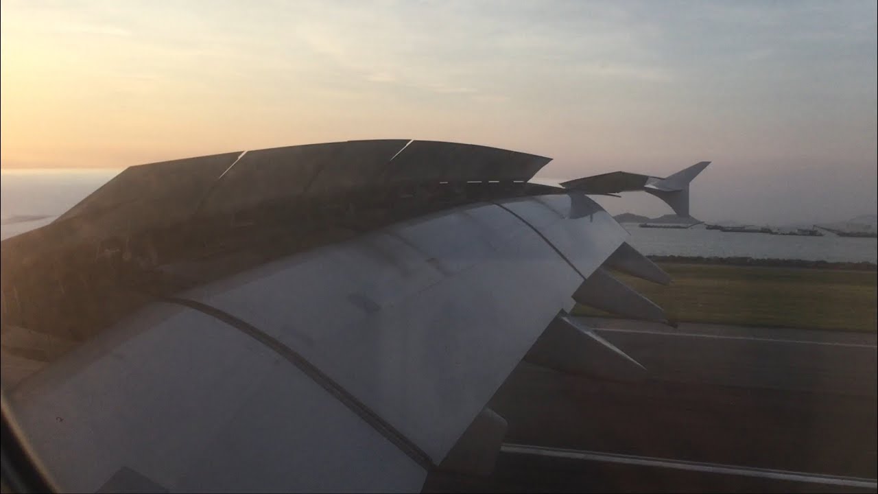 Sunset Landing ! Emirates A380 landing in Hong Kong - YouTube