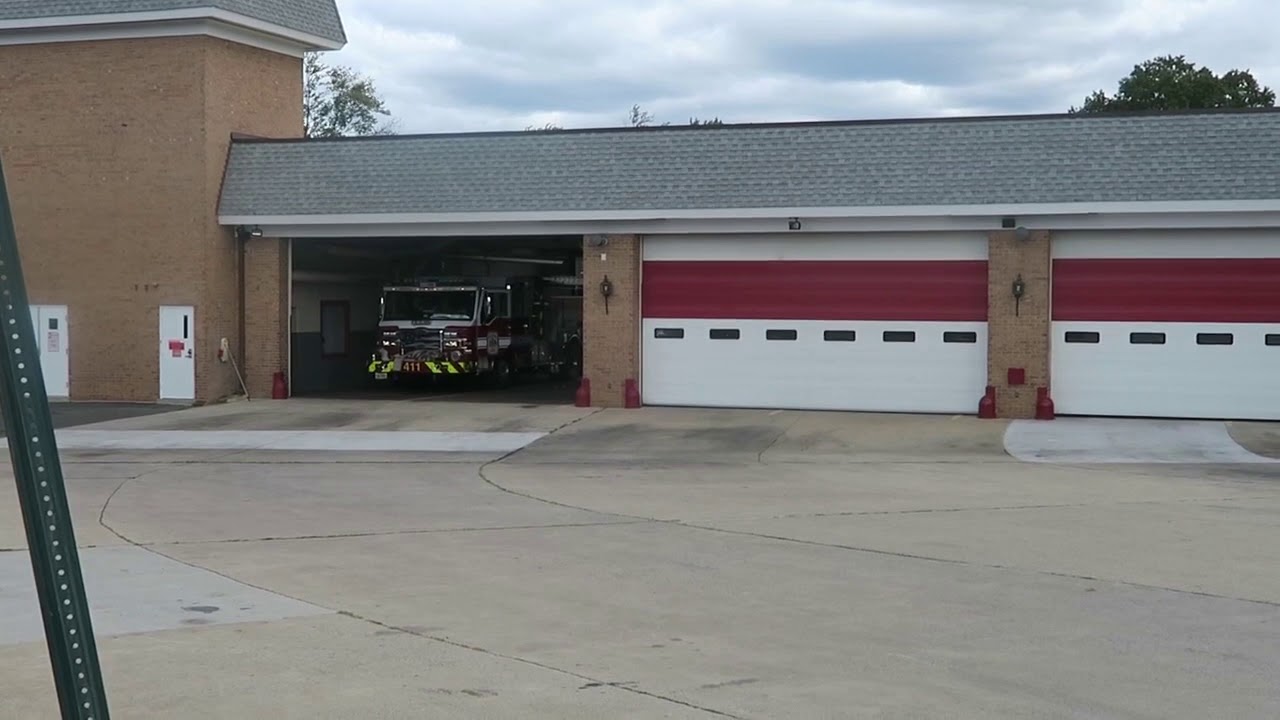 Engine 411 Responding | Fairfax County Fire and Rescue - YouTube