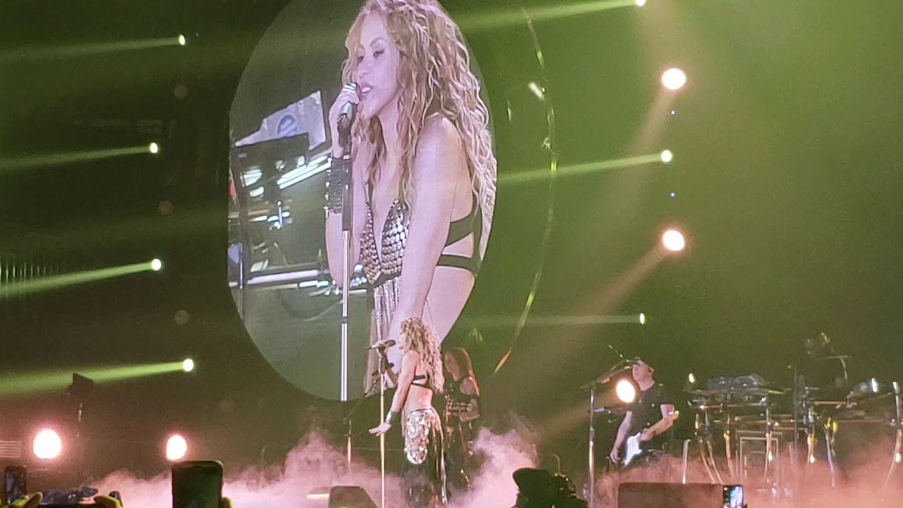 Shakira - Whenever Wherever - YouTube